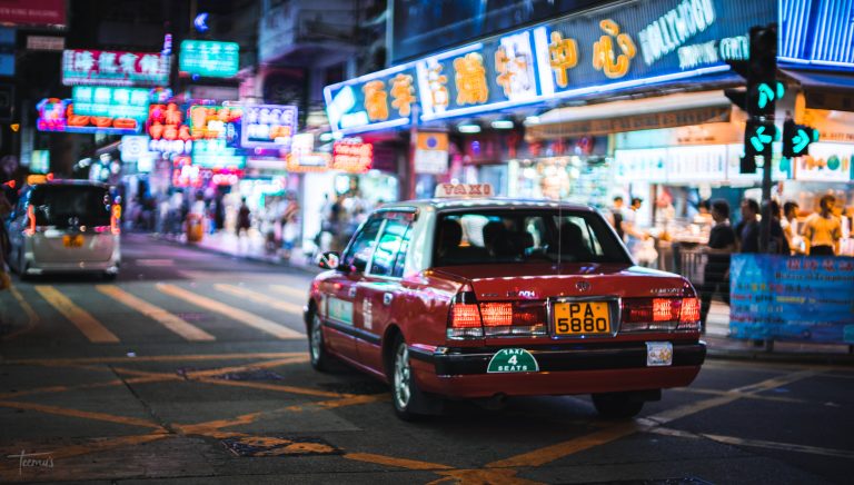 How to take sharp photos at night with no motion blur or tripod